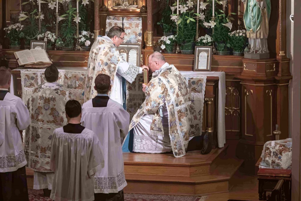 Easter Vigil 2019 photos – Tridentine Mass Society of Madison